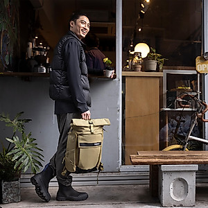 Thule Paramount 24L Backpack - Commuter Backpack with Padded Laptop Sleeve - Fits 16" laptops and 12" Tablets - Thoughtful Layout and Organization