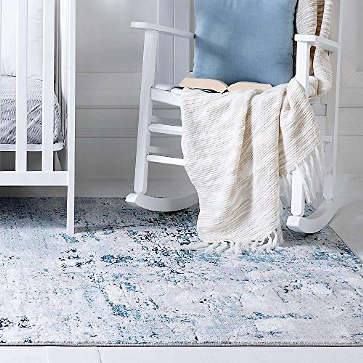 Rugs.com Leipzig Collection Area Rug – 5X8 Blue Low-Pile Rug Perfect for Bedrooms, Dining Rooms, Living Rooms
