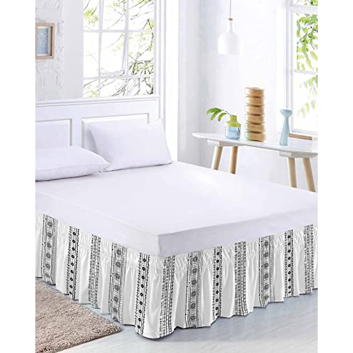 Boho Bed Skirt King Size 18 Inch Drop, Adjustable & Elastic Wrap Around Bed Skirts Pleated Luxury Dust Ruffles for Twin Full Queen Cal King Base Bed, Casual Geometric Tribal Modern Black White