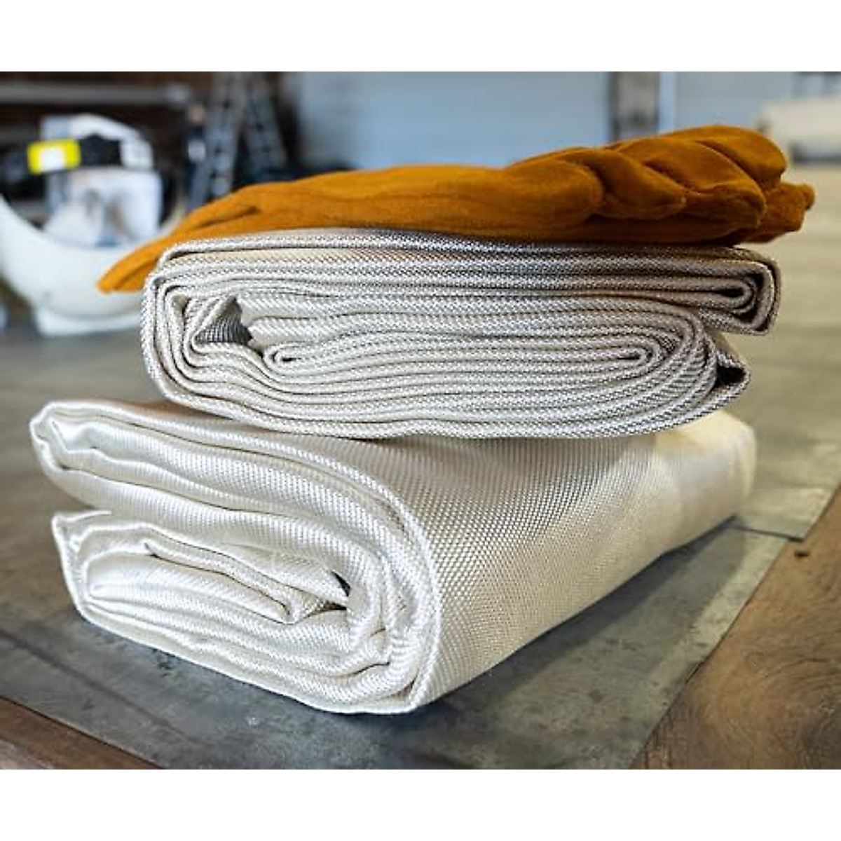 Supa Ant 2-pack Welding Blanket (6ft x 8ft) - 538C Heat Tolerant with Welding Gloves - Fiberglass Emergency Blanket