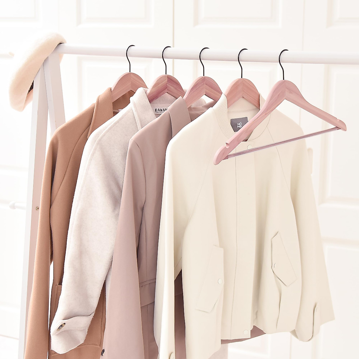 JS HANGER American Red Cedar Hangers 10 Pack, Smooth Finish Wood Coat Hangers for Suit Shirt, Aromatic Cedar Clothes Hangers with Swivel Hook & Notches for Dress, Jacket, Pants