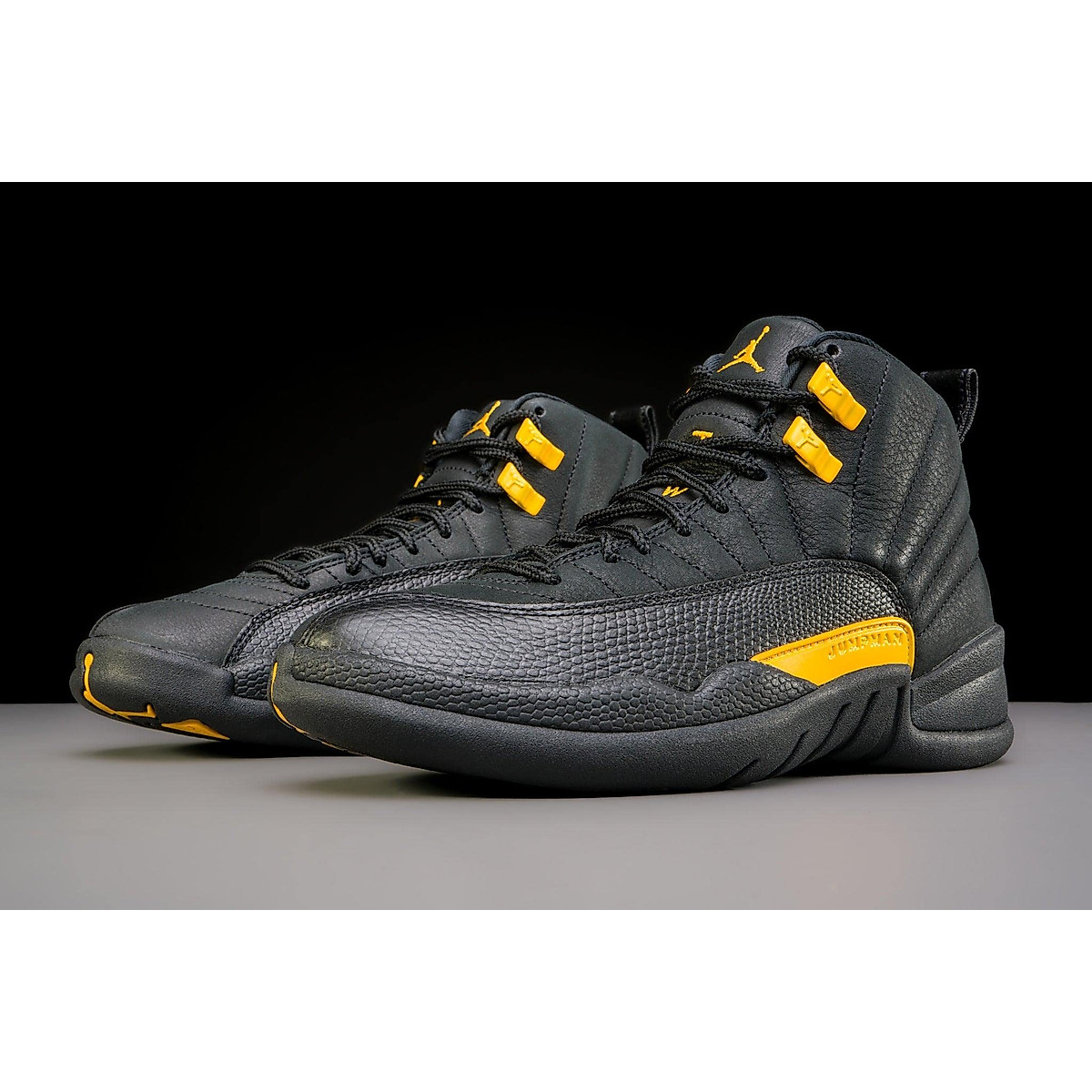 Jordan Men's 12 Retro shoe, Black/Gold, 8.5