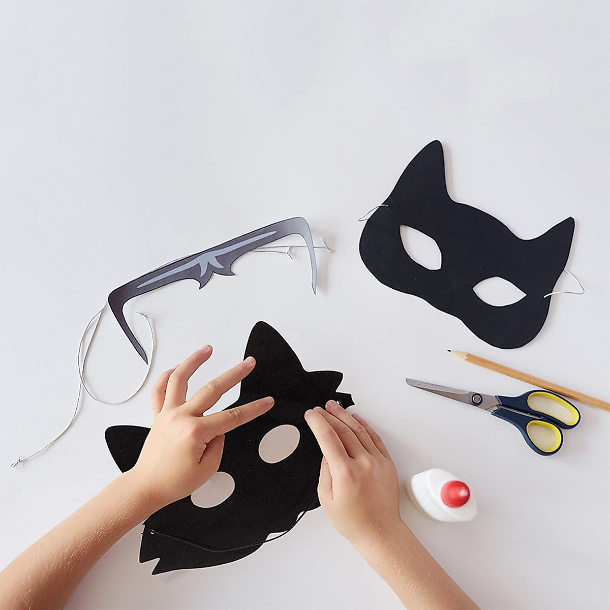 Winlyn 27 Sets Magic Scratch Off Art Rainbow Magic Scratch Paper Animal Masks Owl Rabbit Tiger Wolf Bear Squirrel Fox Bear Elephant Cutouts Face Kids Jungle Forest Animal Birthday Party Activities