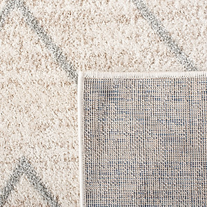 SAFAVIEH Adirondack Collection Runner Rug - 2'6" x 8', Ivory & Light Grey, Modern Geometric Design, Non-Shedding & Easy Care, Ideal for High Traffic Areas in Living Room, Bedroom (ADR251C)