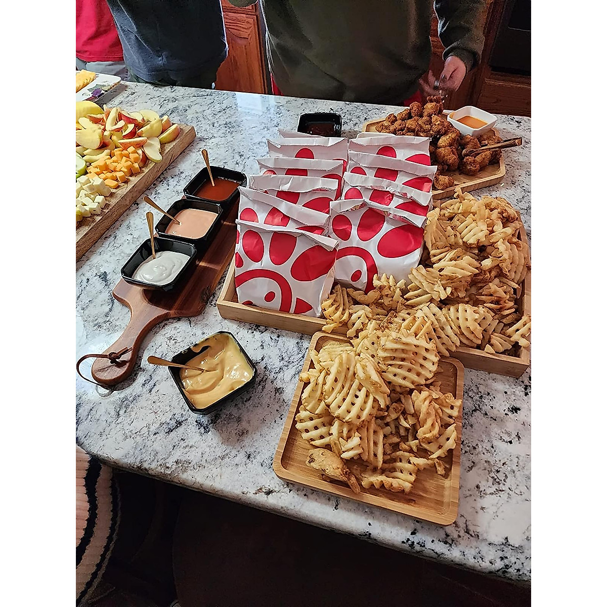 PAFREWOG Bamboo Serving Trays Cutting Boards 16.5"x11.8"（42x30cm with Handle, Set Includes 0.63"(1.6cm) Thick Plates Hexagon 12.5"(32cm)+Square 7.8"(20cm)+Circle 7.8"(20cm) for Family Dinner Time