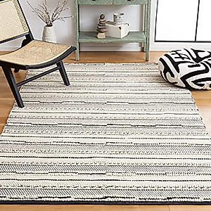 SAFAVIEH Natura Collection Accent Rug - 4' x 6', Black & Ivory, Handmade Flat Weave Boho Farmhouse Wool, Ideal for High Traffic Areas in Entryway, Living Room, Bedroom (NAT281Z)