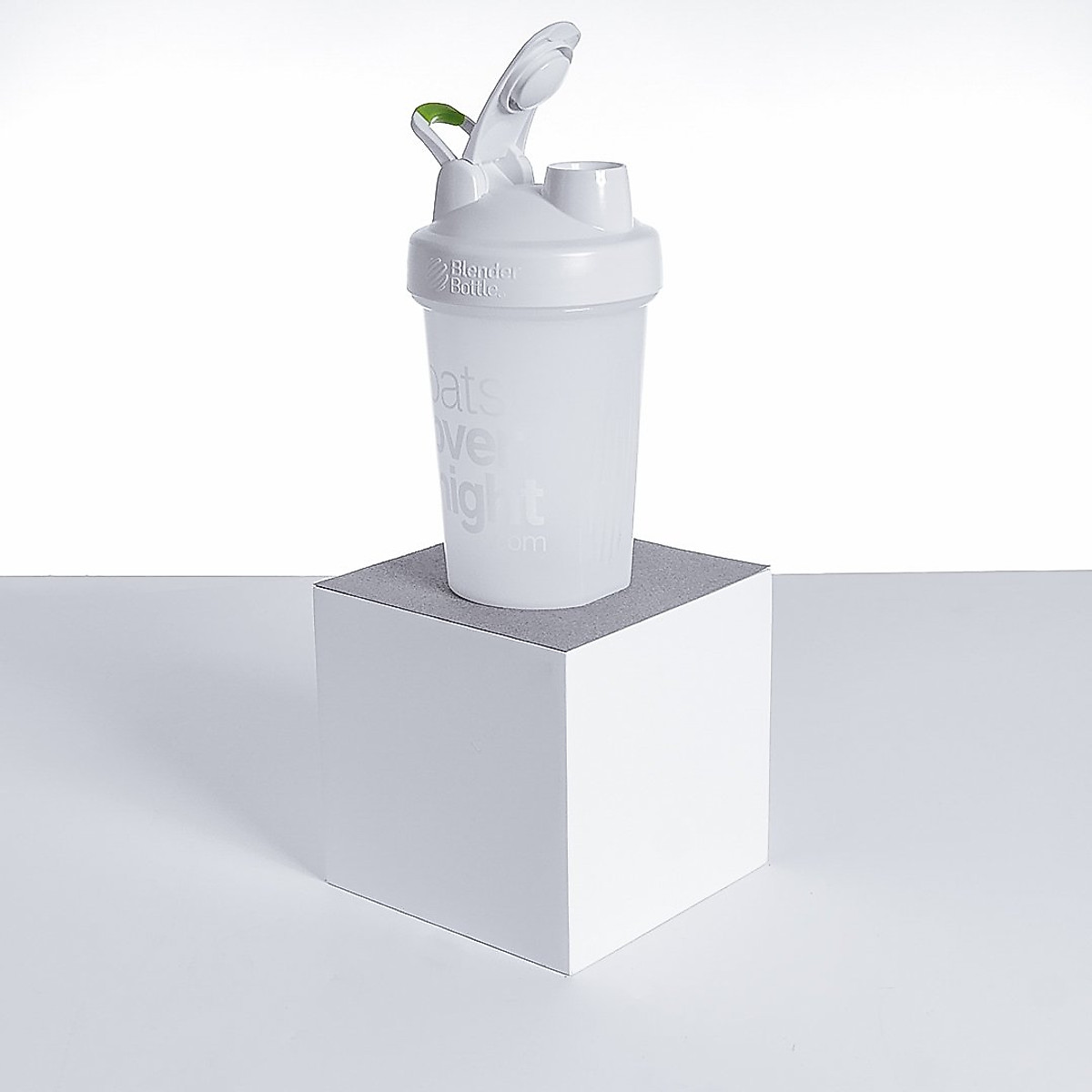 Oats Overnight BlenderBottle - Customized for Overnight Oats - NO WHISK BALL - Milk Fill Line - Clear/White/Green - 20-Ounce Loop Top