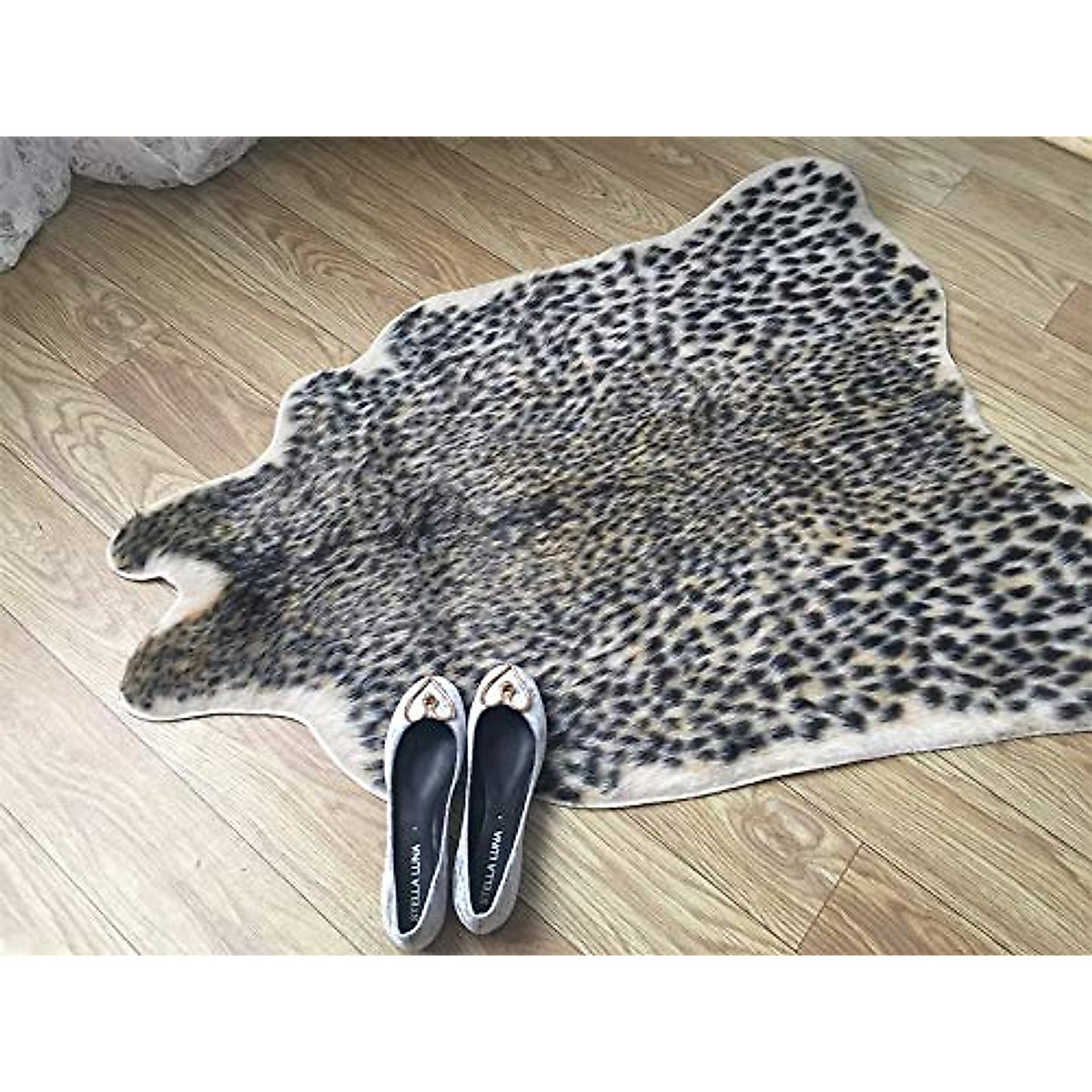 Leopard Print Rug Faux Fur Cheetah Rug Cowhide Animal Skin Mat Carpet for Office, Livingroom, Bedroom Non-Slip Home Decor 40x37Inch/ 3.2x3.1Ft