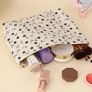 MHDGG Makeup Bag Cosmetic Bag for Women,Large Capacity Floral Cosmetic Bag Makeup Bags Women Travel Accessories Organizer Storage Makeup Bag,Small Black Flowers