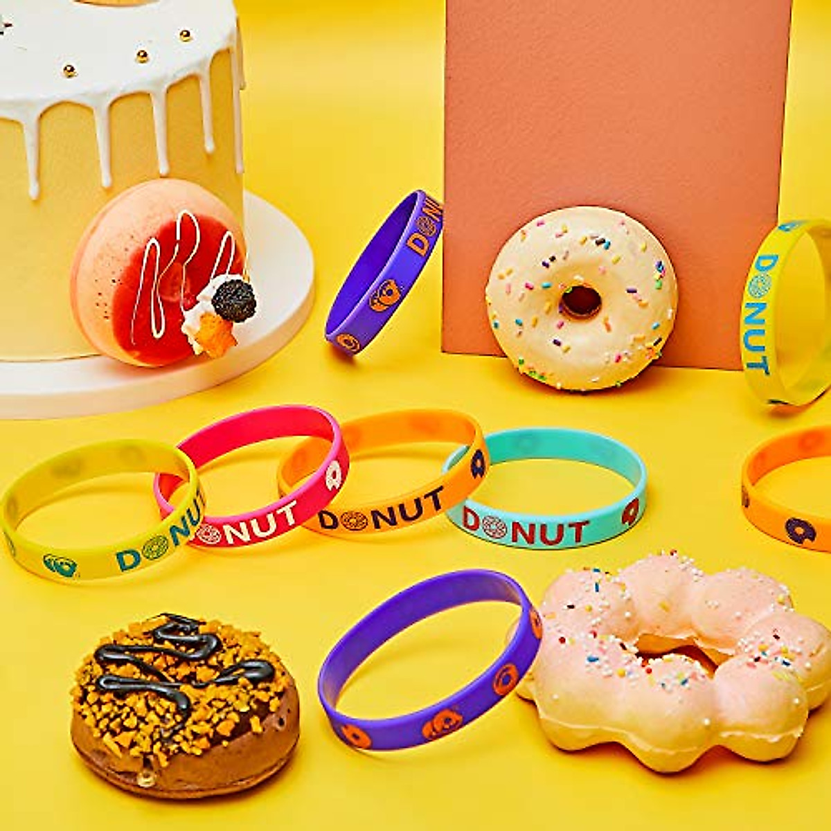 30 Pieces Donuts Silicone Wristbands Bracelets Donut Party Bracelets for Sweet Donuts Theme Party Birthday Decoration Party Favors for Teens