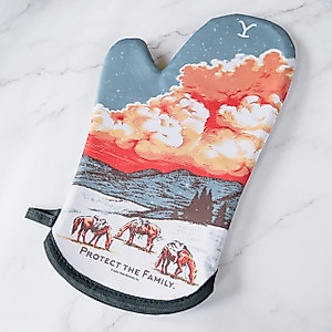 Yellowstone Dutton Ranch Officially Licensed - Protect The Family Oven Mitt - Heat Resistant