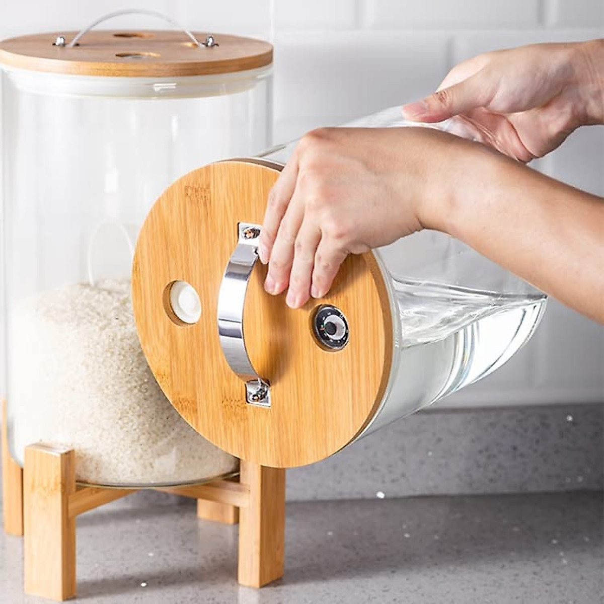 GIVEROO Rice Dispenser, Rice Storage Container：Flour and Cereal Container with Airtight Lid and Wooden Stand, Glass Food Storge Container for Kitchen Organization and Pantry Store (5L)