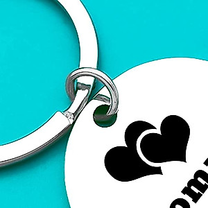 Xiahuyu New Parents Gifts Pregnancy Announcements Gifts Mommy and Daddy Est 2024 Keychain Set New Mom and Dad Gifts First Time Parents Gifts for Christmas Birthday Mothers Day Fathers Day