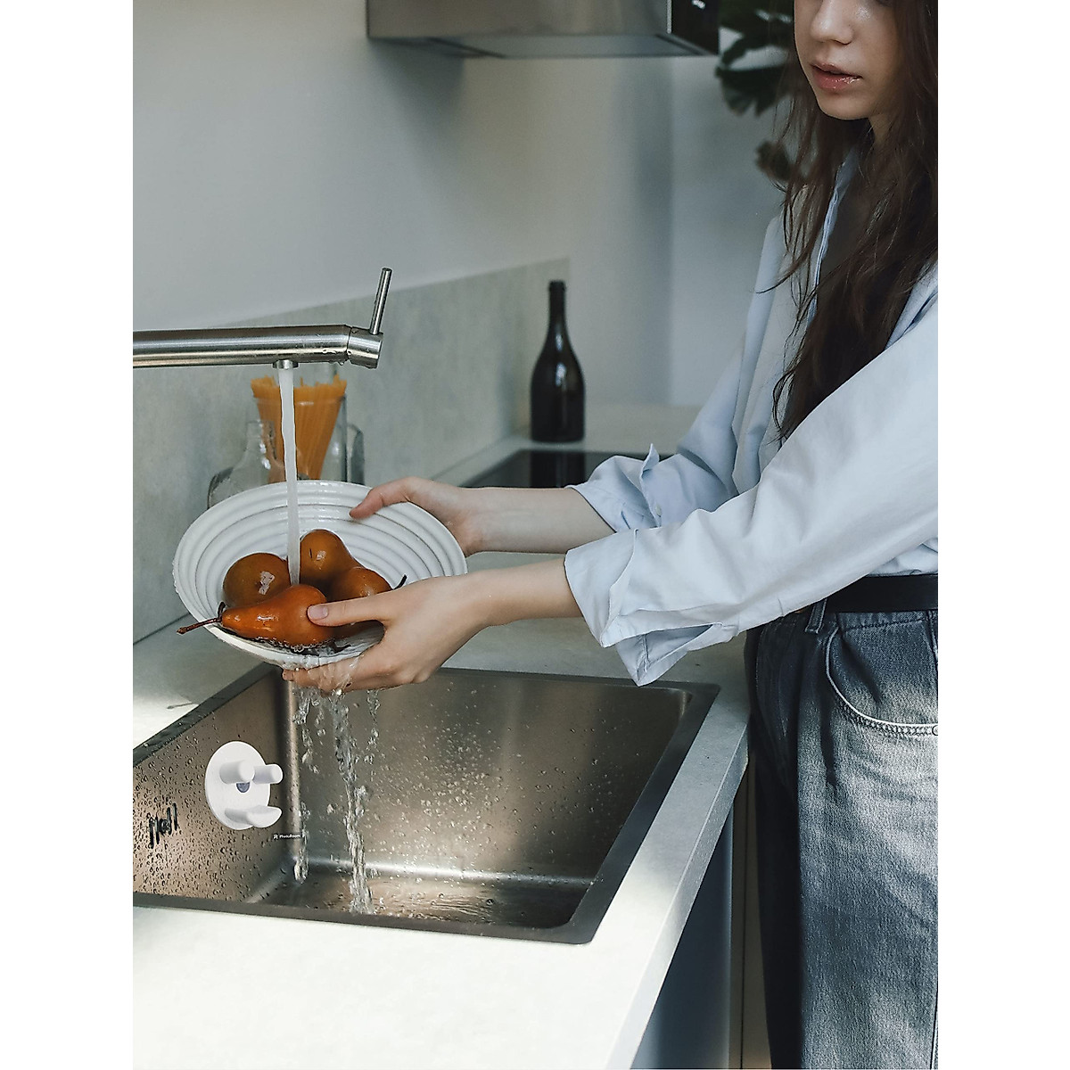 Sponge Holder/Caddy for Scrub Smiley Face Sponge, with Suction Cup for Bathroom and Kitchen Sink Organization