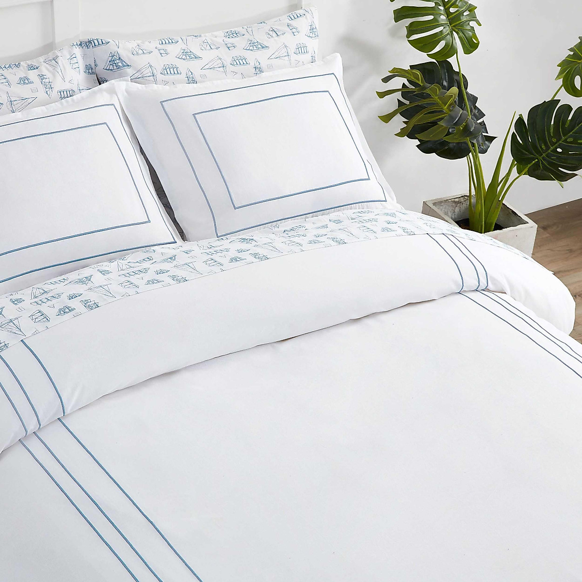 Nautica - King Duvet Cover Set, Soft Bedding with Matching Shams, Embroidered Hotel-Inspired Home Decor (Alden Chambray Blue, King)