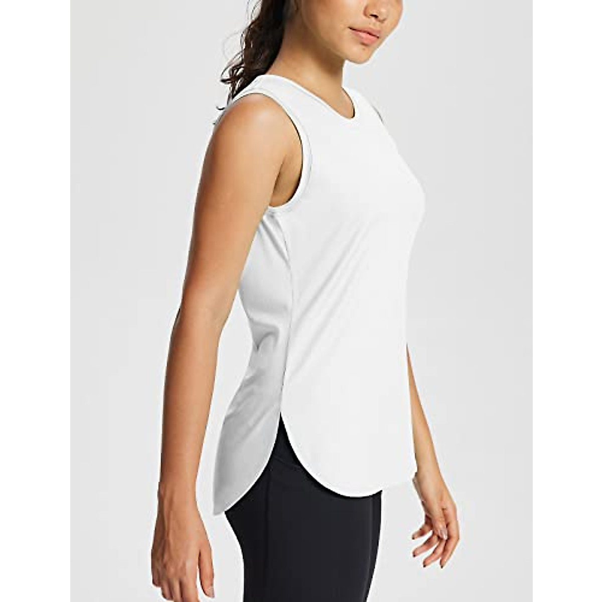 BALEAF Women's Workout Tank Tops Sleeveless Athletic Tennis Exercise Running Shirts with Side Slit White M