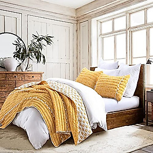 HORIMOTE HOME Boho Style Yellow Queen Quilt Set with Tassle, Soft and Lightweight Bedspread for All Season, Full Size Bed Coverlet with 2 Matching Pillow Shams (3 Pieces)