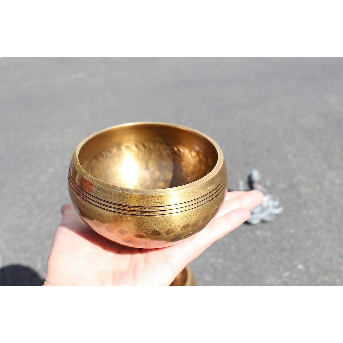 3 Pcs Tibetan Singing Bowl Standing Bell Set Himalayan Bowl For Chakras Meditation Mind Healing Peace of Heart Prayer Yoga Religion Buddhist Bowl w 3 Mallet Wooden Striker