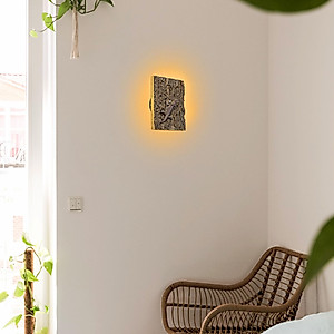 SKIVTGLAMP Bark and Cork Board Wall Sconce Rechargeable Battery Operated LED PIP Motion IR Sensor Wall Lamp, No Drilling Cordless Hand Crafted for Rustic Home Decor Backdrop Customizable, Lizard