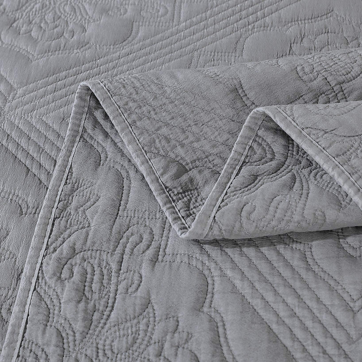 DaDa Bedding Stone Washed Grey Elegant Floral Bedspread - Matelassé Ash Silver Diamond Pattern Quilted Vintage Quilt Coverlet Set - Twin - 2-Pieces