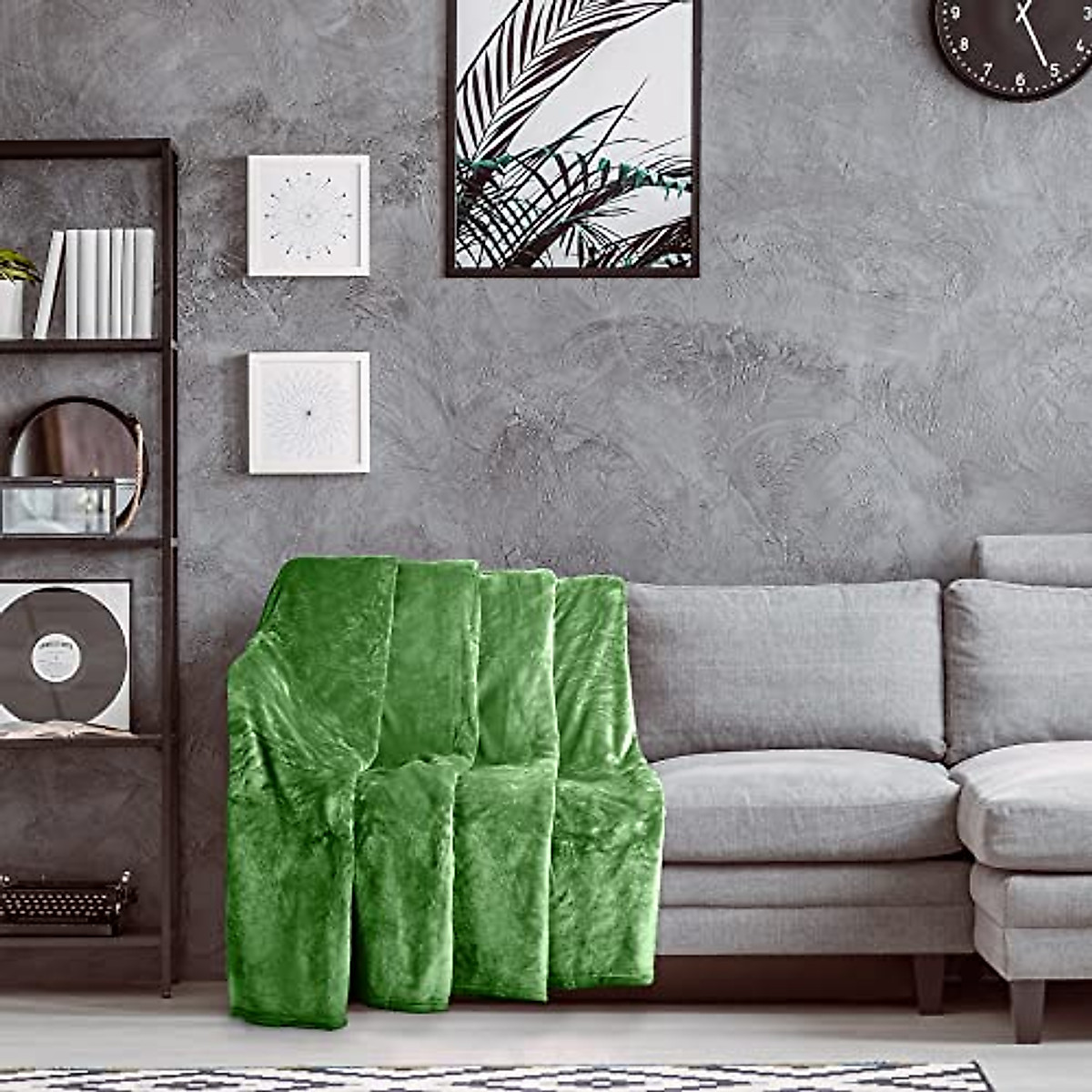 Hannah Linen King Fleece Blanket - Super Soft Plush Throw Blanket for Bed - Warm & Cozy Large Microfiber Throw Blanket for Sofa & Couch (108 x 90, Green)