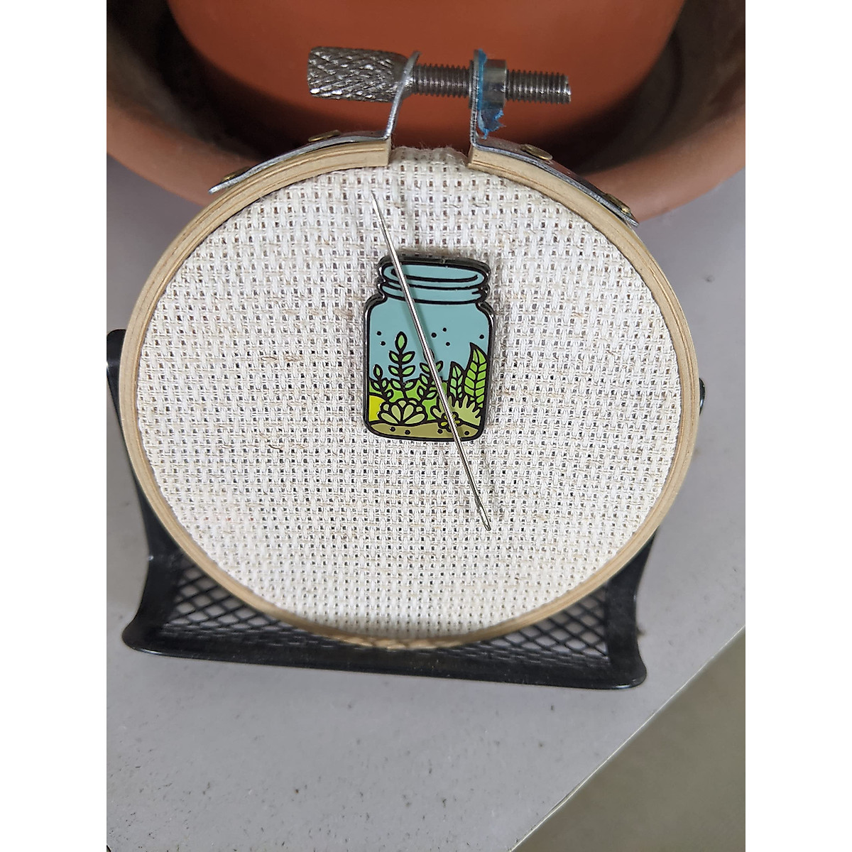 Terrarium Needle Minder