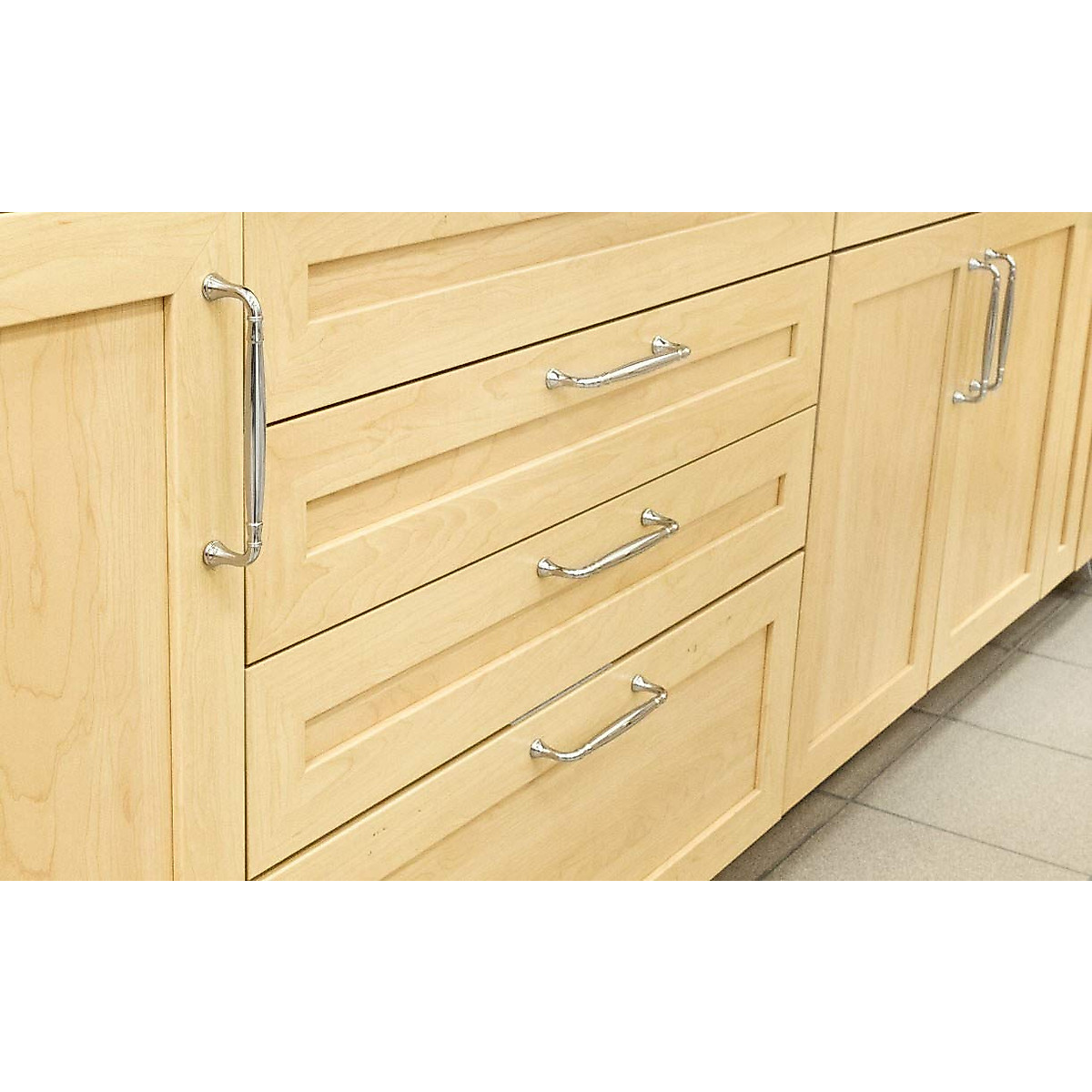 Richelieu Hardware BP790128CHBRZ Candiac Collection 5 1/32 in (128 mm) Center Champagne Bronze Traditional Cabinet Pull