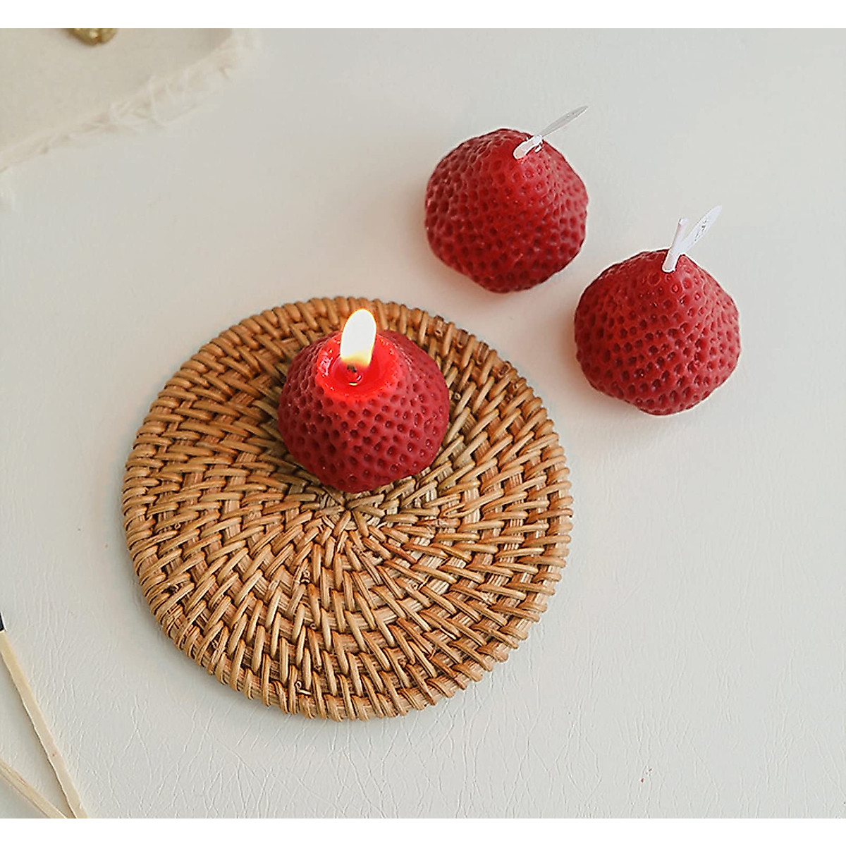 Strawberry Shaped Scented Candle,4PACK 75G Fruit Aroma Soy Wax Decorative Candle for Table Photo Prop Birthday Gift,Prefect for Meditation Stress Relief Mood Boosting Bath Yoga (Red)