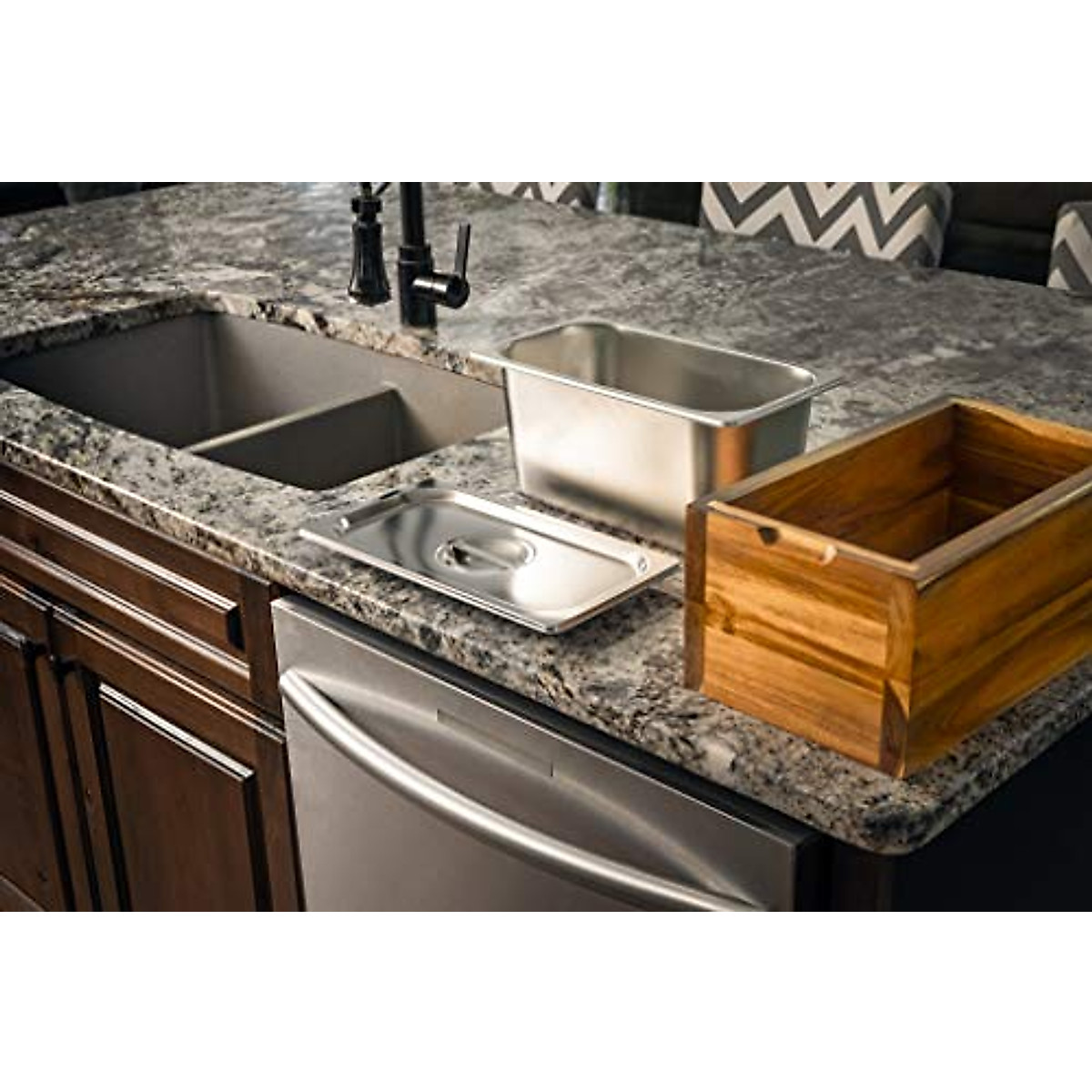 BELLEMARK Kitchen Compost Bin- 1.6 Gal. Rust Proof Stainless Steel Insert, Countertop Compost Bin with Lid and Acacia Wood Box- Large Compost Bin Kitchen