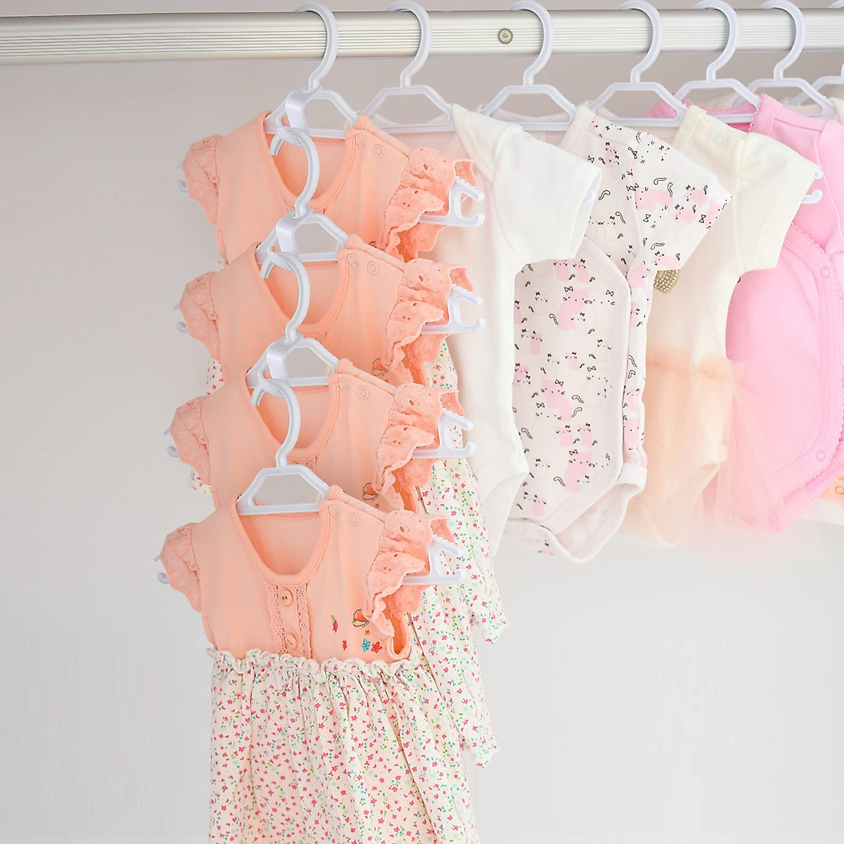 Yulejo Clothes Hanger Connector Hooks Plastic Hanger Extender Clips Space Saving Hangers for Space Saving Clothes and Closet Organizer(Green, Blue, White, Pink, 100 Pcs)