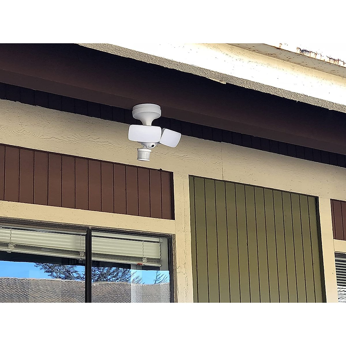 KUNA New SE Camera Floodlight - Outdoor Light with 1080p Video Camera, iOS/Android App Controlled, Push Notifications, Security & Alarm - Requires The New SE APP