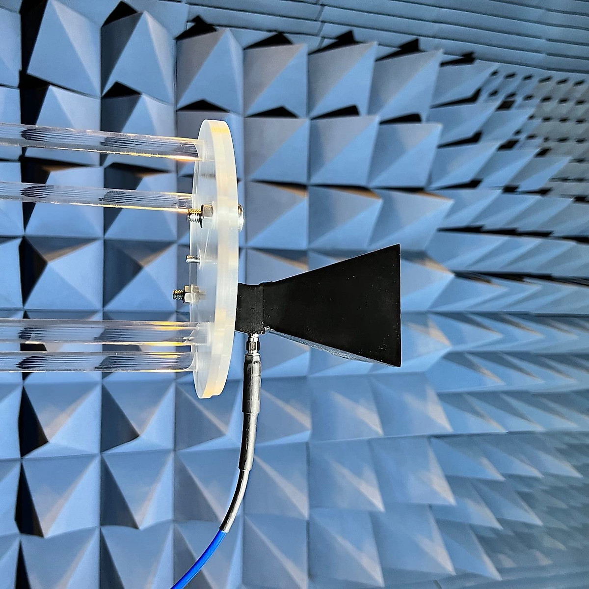 Wideband Dual-Ridge Horn Antenna (1.8 GHz to 11 GHz)