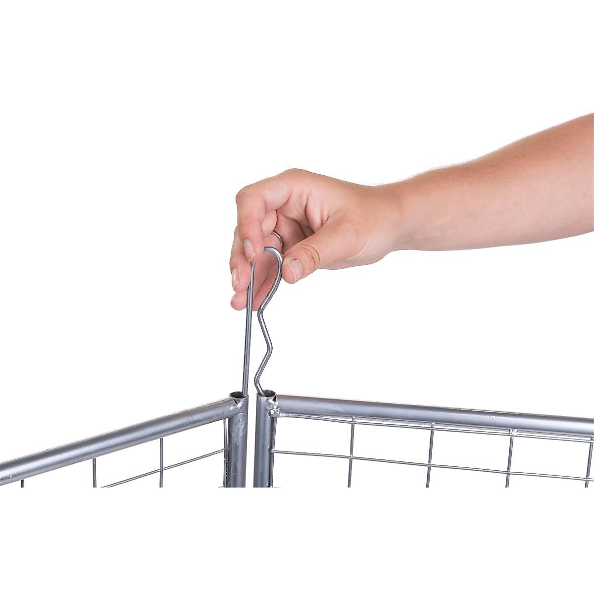 Displays2go Art Display Grids, Floor Standing, Double Sided, Metal Mesh Iron Construction – Silver Finish (AD4PNL)