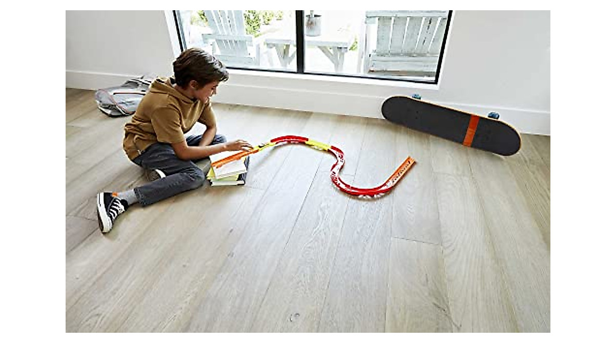Hot Wheels Premium Curve Pack - Unlimited Track Fun!