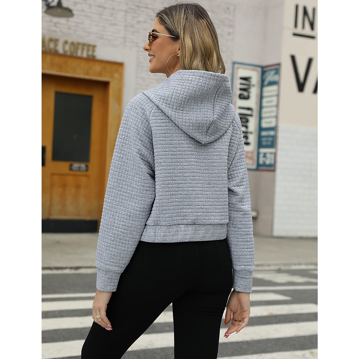 Gihuo Hoodies for Women Casual Waffle Cropped Sweatshirt Long Sleeve Drop Shoulder Drawstring Pullover Trendy Tops 2 Pockets (LightGrey-M)