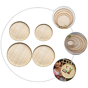 Healifty 4 Pcs Handwoven Flat Wicker Round Fruit Basket Woven Food Storage Weaved Shallow Tray Organiser Vegetable Fruit Bowl Kids DIY Drawing Board Wall Basket Decor for Kitchen Table Centerpiece