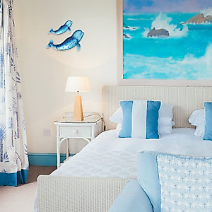 LIFFY Metal Dolphin Wall Decor 15inch Coastal Sculpture Art Hanging for Indoor Bathroom Outdoor Beach Garden Pool,Set of 2