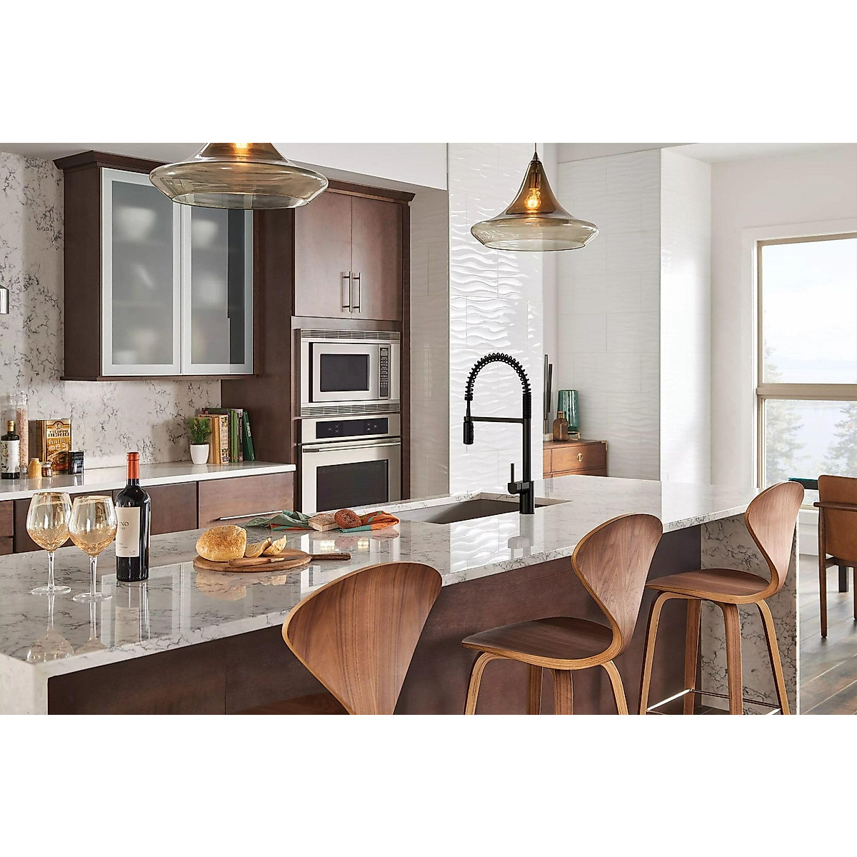 Moen Align Matte Black Motionsense Wave Sensor Touchless One-Handle High Arc Spring Pre-Rinse Pulldown Kitchen Faucet with Sprayer, Kitchen Sink Faucet for Bar, Farmhouse, Commercial, 5923EWBL