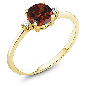 Gem Stone King 10K Yellow Gold Red Garnet and White Created Sapphire Solitaire Engagement Ring For Women (1.03 Cttw, Round 6MM, Gemstone January Birthstone, Size 7)