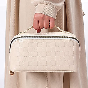 BAGCRAZY 2 Pcs Waterproof PU Leather Checkered Makeup Bag, Large Capacity Travel Cosmetic Bag - Portable Makeup Bags for Women, Lightweight Design and Waterproof Toiletries Bag for Cosmetic, White