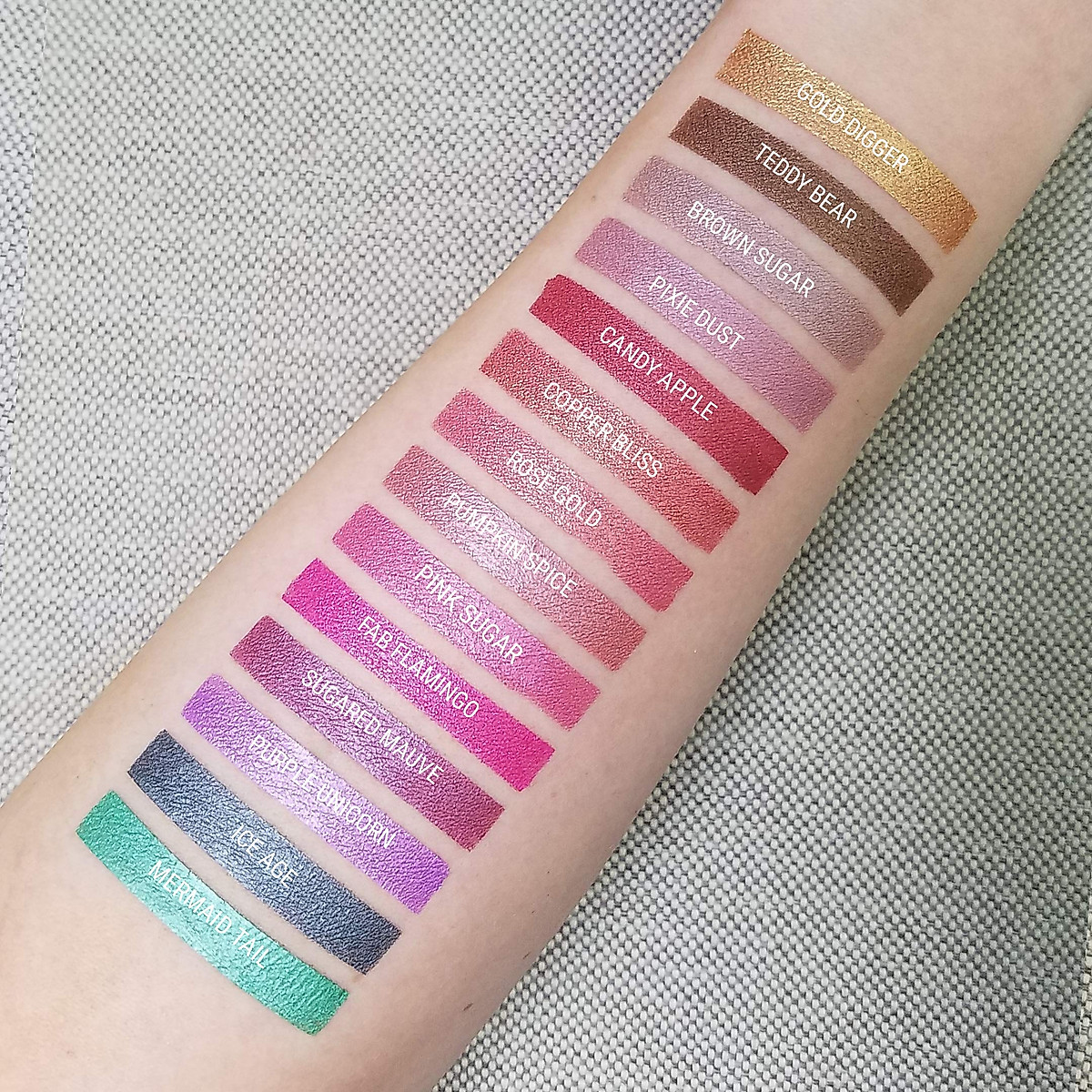 Aromi Sugared Mauve Metallic Liquid Lipstick, Purple Pink Lip Color with Shimmery Finish, Raspberry Mulberry Lipstick, Long-Lasting, Smudge Proof (Sugared Mauve)