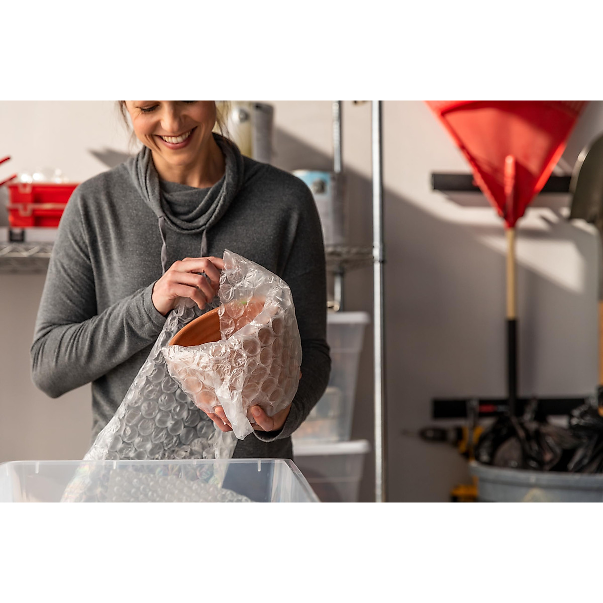 Duck Brand Large Bubble Wrap Roll, 5/16" Large Bubble Cushioning, 12" x 15', Perforated Every 12" (1304499)