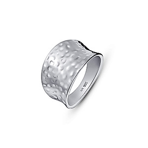 Amberta Women's 925 Sterling Silver Hammered Ring: Size 8.5