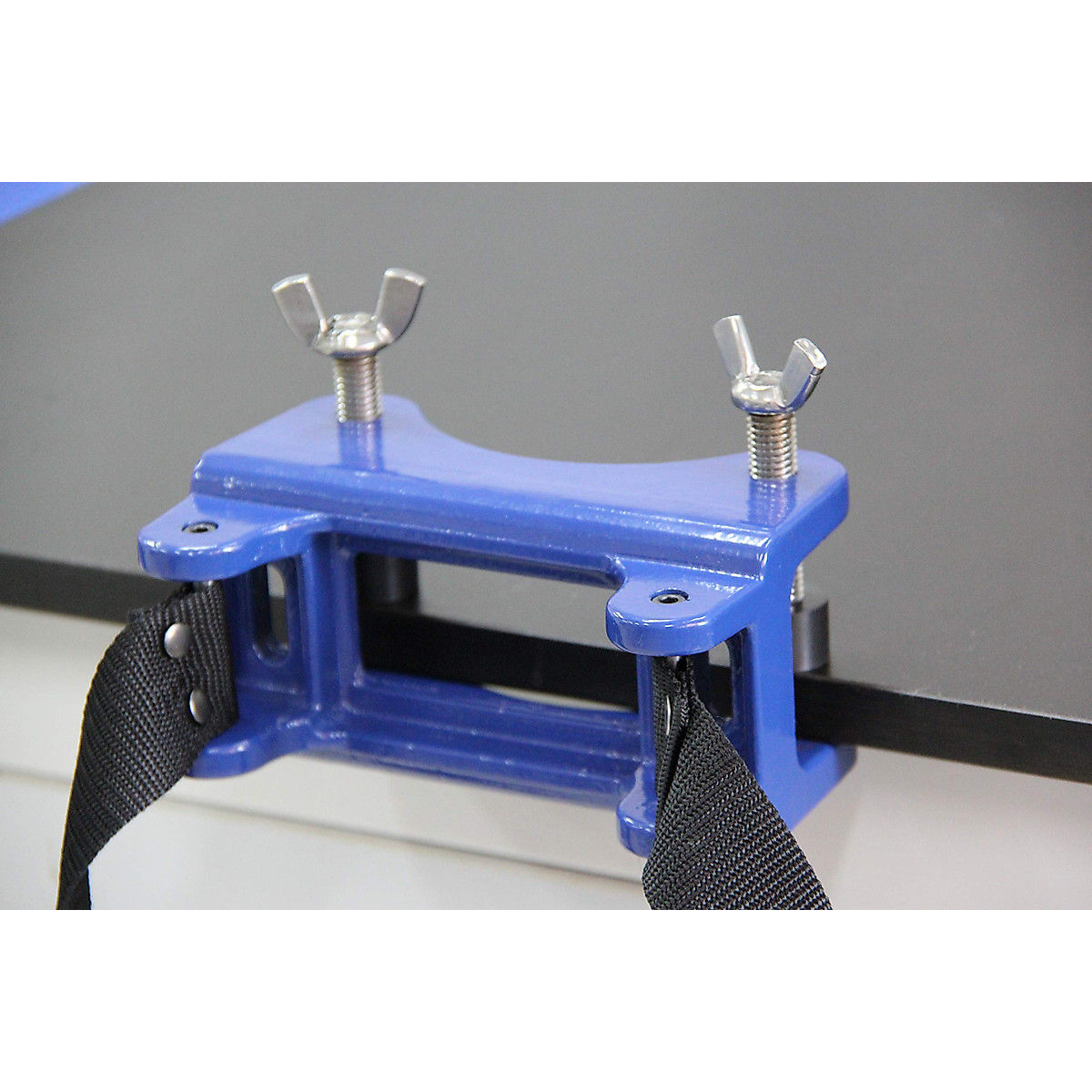 Gas Cylinder Holder Bench Mount Gas Cylinder Bracket Helium Tank Strap Mounting Bracket Reinforced Casting Steel Brackets Safety Mount Quick Fist Clamps Nitrogen Tank CO2 Cylinder Propane Tank Holder