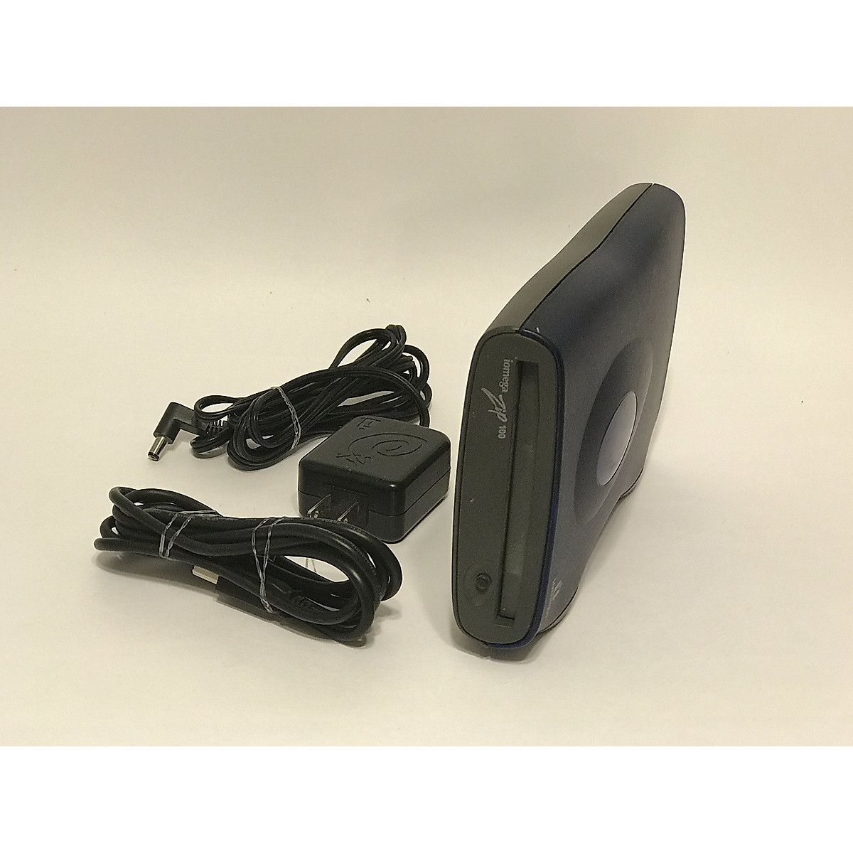 Iomega 31197 Zip 100 Portable USB Drive (PC/Mac)