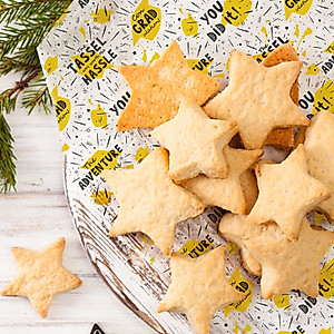 KKBES 100 PCS Graduation Wax Paper Sheets, Graduation Candy Wrappers, Graduation Party Supplies for Gift Wrapping Candy Fast Food Baking, 2 Sizes