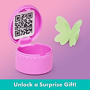 Gabby’s Dollhouse, Dress-Up Closet Portable Playset with a Gabby Doll, Surprise Toys and Photo Shoot Accessories, Kids Toys for Ages 3 and up