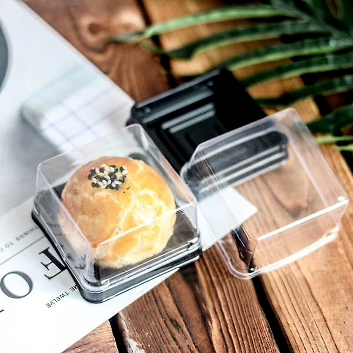 Pralb 100 Set Clear Plastic Mini Cupcake Boxes Muffin Pod Dome Muffin Single Container Box Wedding Birthday Gifts Supplies for Cheese Pastry Dessert Mooncake (square, black)