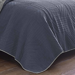 Eddie Bauer - Queen Quilt Set, Reversible Chambray Bedding with Matching Shams, Super Soft Wrinkle-Resistant Home Decor for All Seasons (Hidden Lake Blue, Queen)