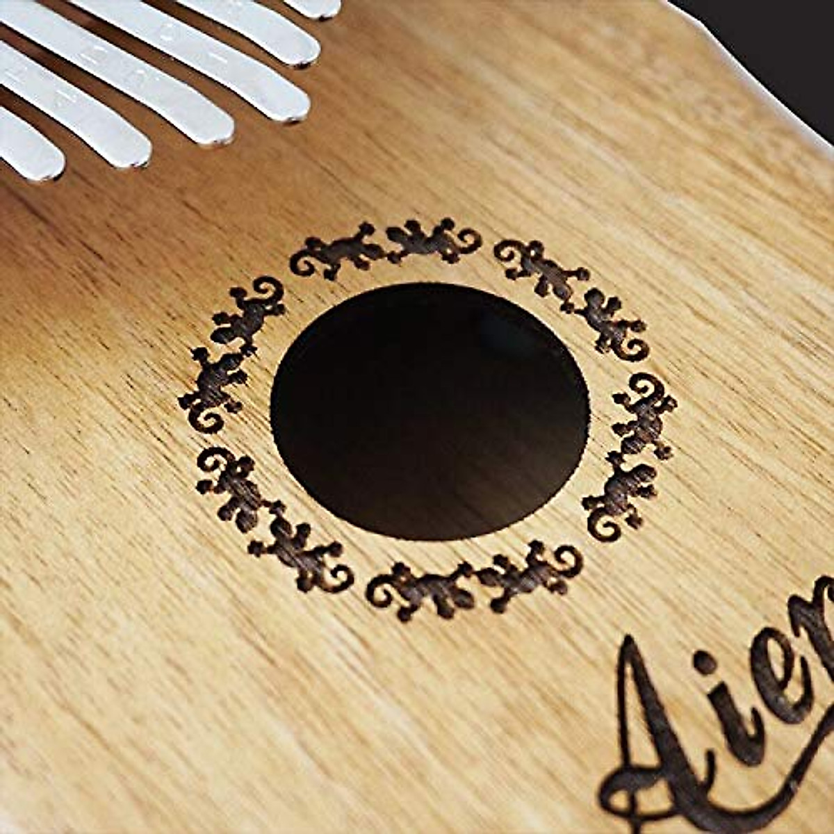 Aiersi Full Pack Armrest Gecko Design Portable 17 key Koa Kalimba instrument Finger Thumb Piano with free bag music songbook tuning hammer stickers（Carefulness）